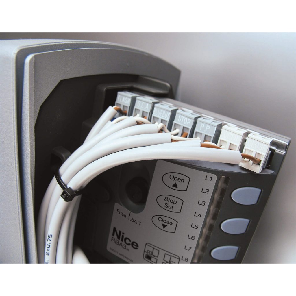 Nice Robus 600 + 4m Steel Rack - EasyGates.co.uk